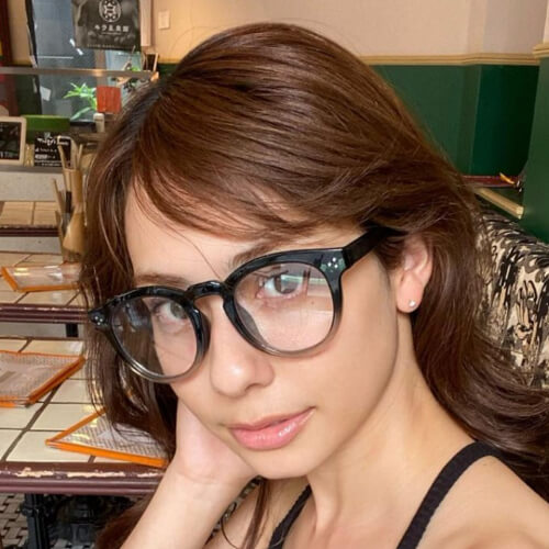 鈴木光バチェラー5で着用の服どこのブランド？ワンピース・メガネ衣装まとめ！ | chachaip Labo